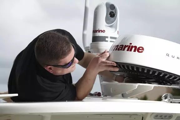 Quantum Q24C - CHIRP Pulse Compression Radar | Radar | Raymarine