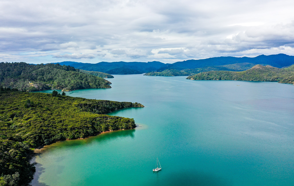 Refitting Elixir: Getting Ready to 'Explore Without Limits' | Blog | Raymarine